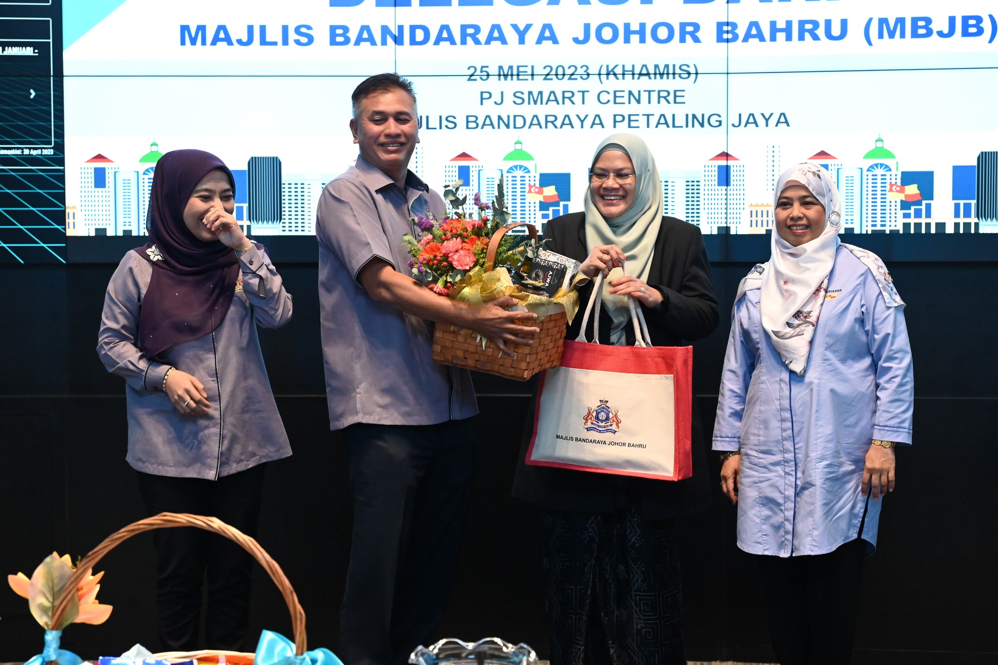 Lawatan Kerja ke Majlis Bandaraya Petaling Jaya - Bangunan Smart Centre ...